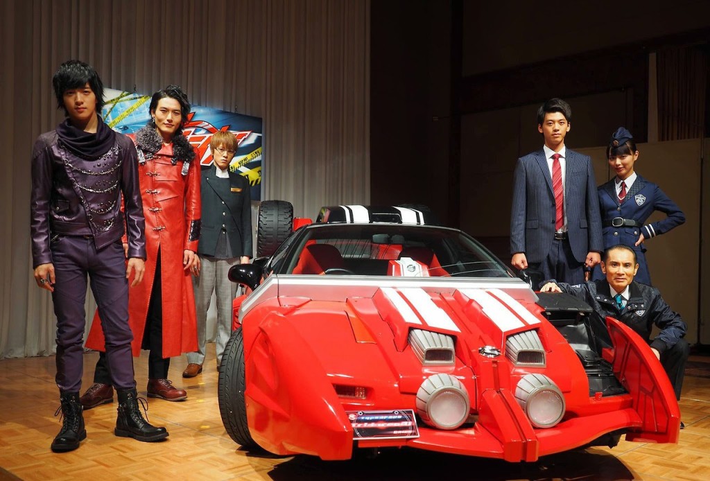 Coletiva de imprensa com detalhes e trama de Drive – Senpuu Tokusatsu